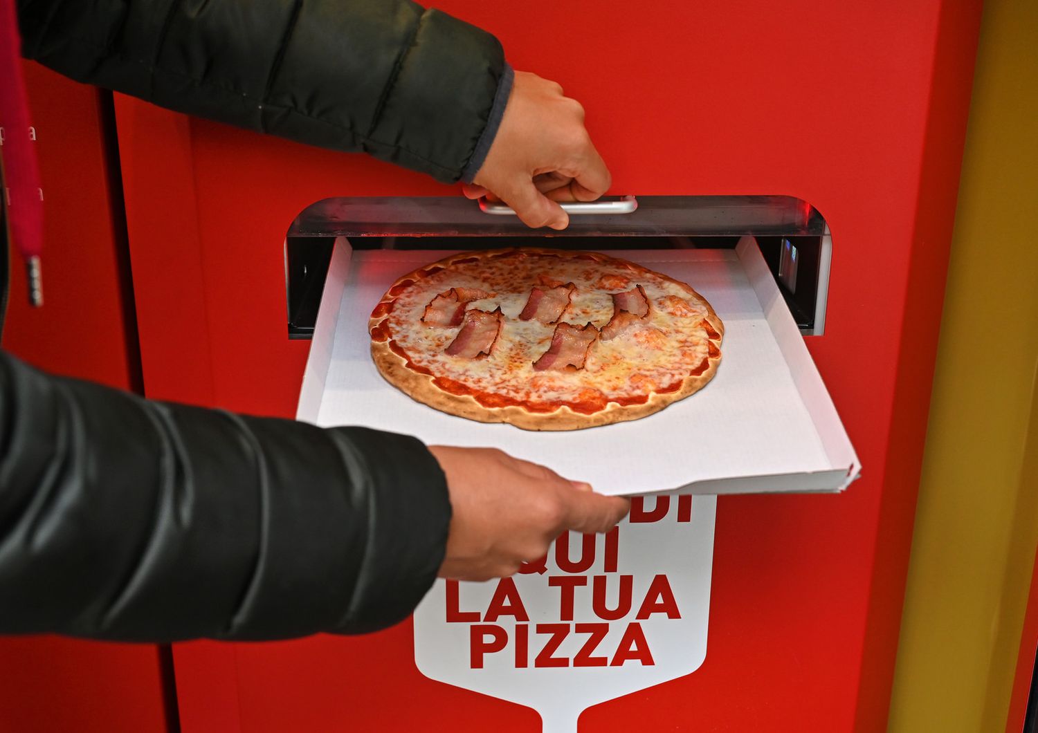 Come Sta Andando Il Distributore Automatico Di Pizza Calda A Roma