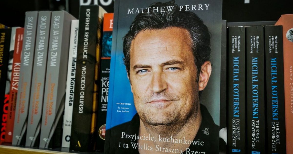 Cest Ainsi Que Matthew Perry A été Tué Cinq Arrestations Pour La