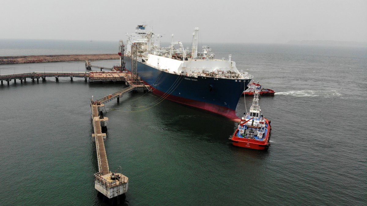 Riviera News Content Hub Indias First Fsru Arrives For New Lng