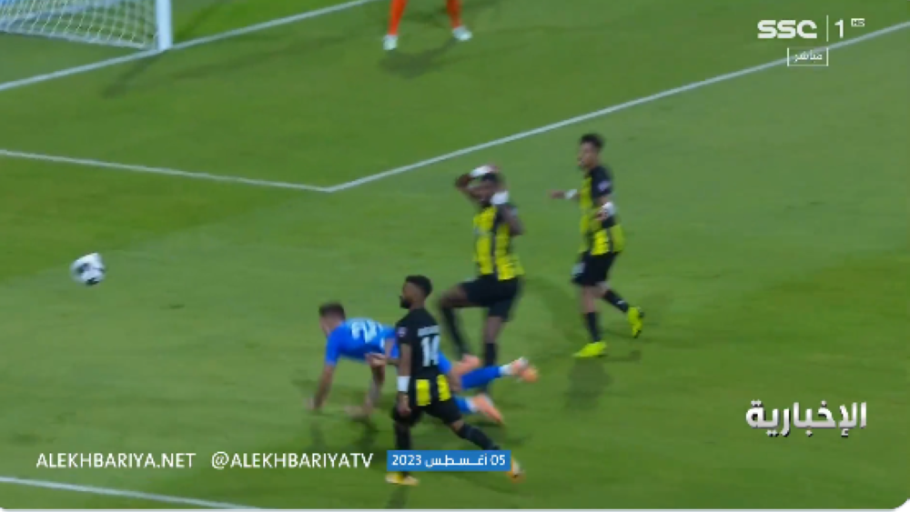 شاهد الغندور يكشف عن ركلة جزاء لم تحتسب في مباراة الهلال والاتحاد