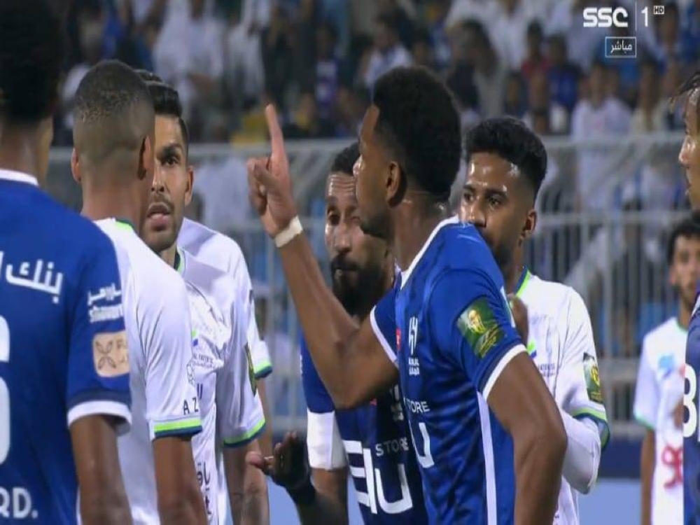 شاهد لحظة طرد لاعب الهلال البليهي أمام الفتح في كأس الملك المرصد