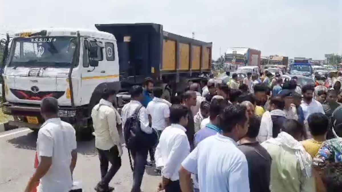 Road Accident In Palwal पलवल में दो सड़क हादसों में तीन युवकों की मौत