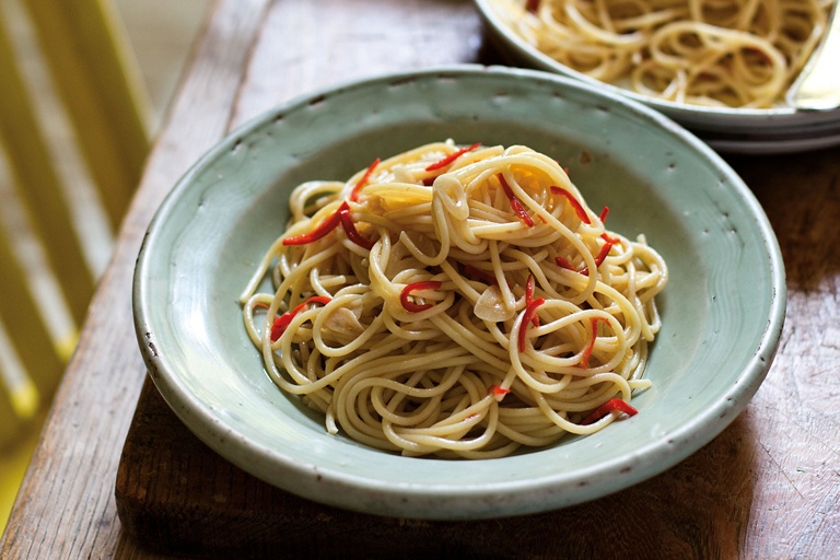 Spaghetti Recipe With Garlic Olive Oil And Chilli Great Italian Chefs