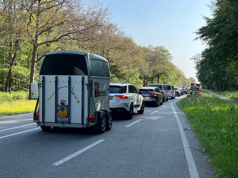 Bestelbusje En Auto Botsen Op N344 Amersfoortseweg Apeldoorn 112