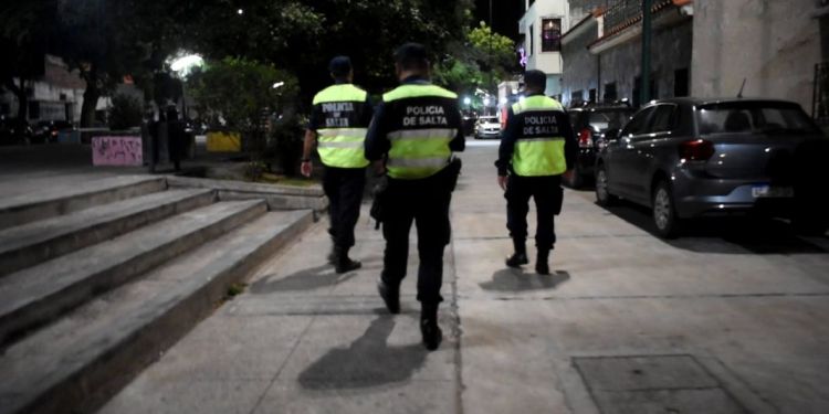 Adolescente Graba Audio Cuando Era Abusada Por Un Policía Con Eso