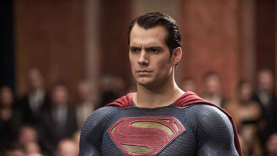 Henry Cavill Lleva El Traje Negro De Superman En Una Nueva Imagen Del