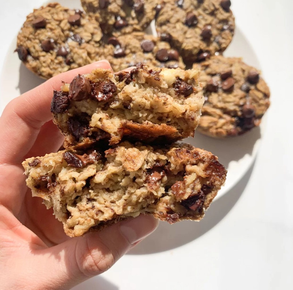 Chocolate Chip Banana Baked Oatmeal Cups Callas Clean Eats