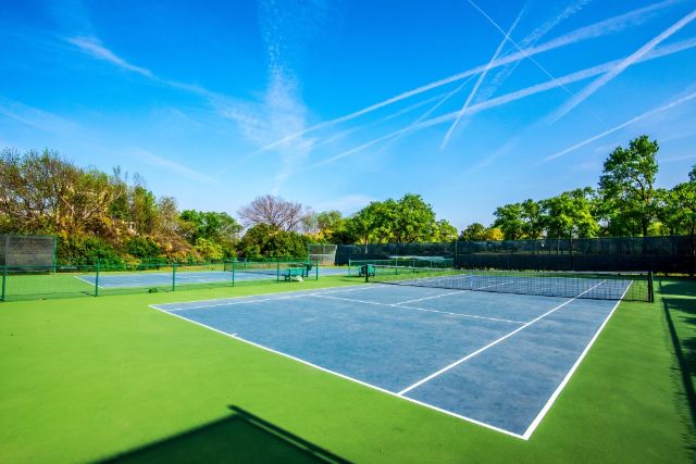 Lake Forest Tennis Courts