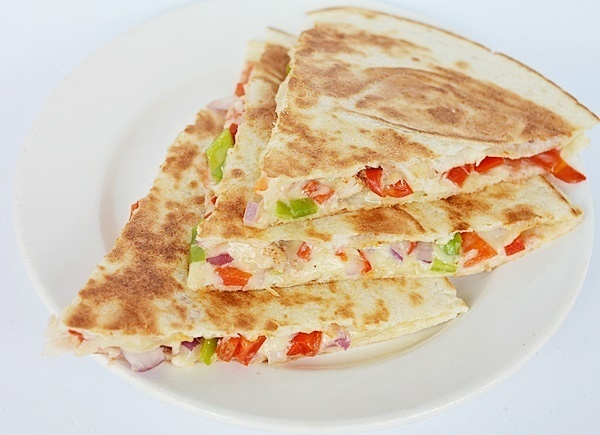 Quesadilla Cu Pui Si Legume Reteta Traditionala Mexicana