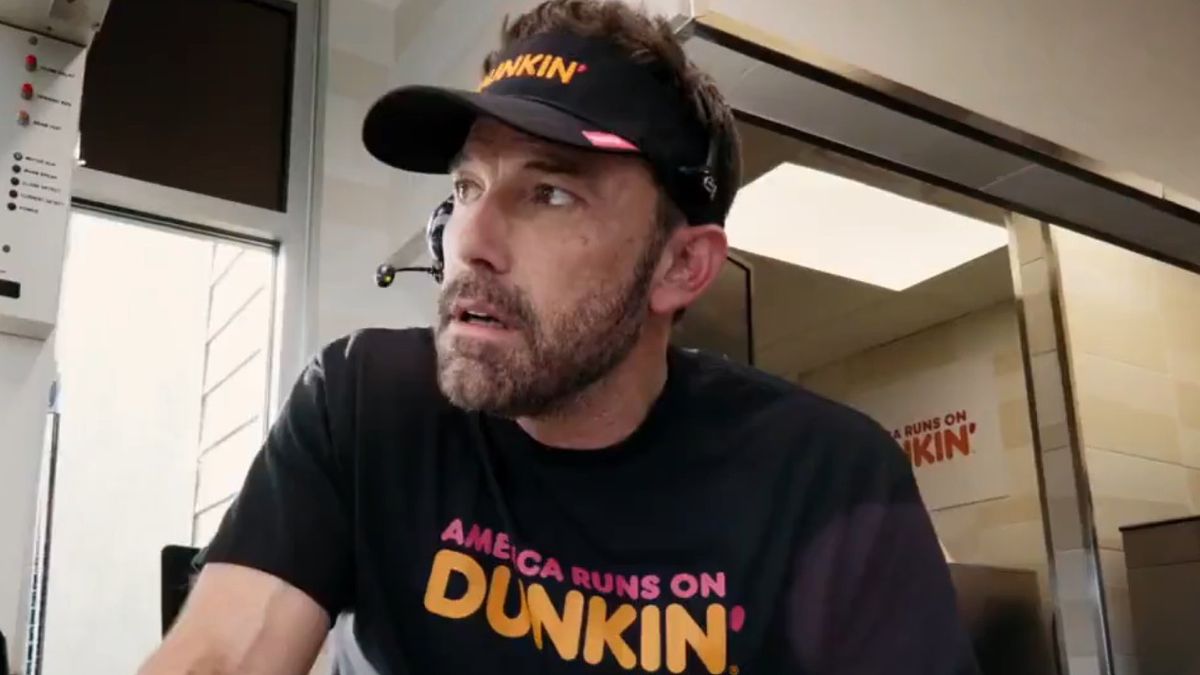 Jlo Yells At Ben Affleck In Dunkin Donuts Ad And Twitter Is Having