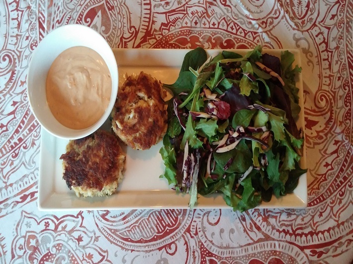 Crab Cakes With Sriracha Remoulade Chowdown Lowdown