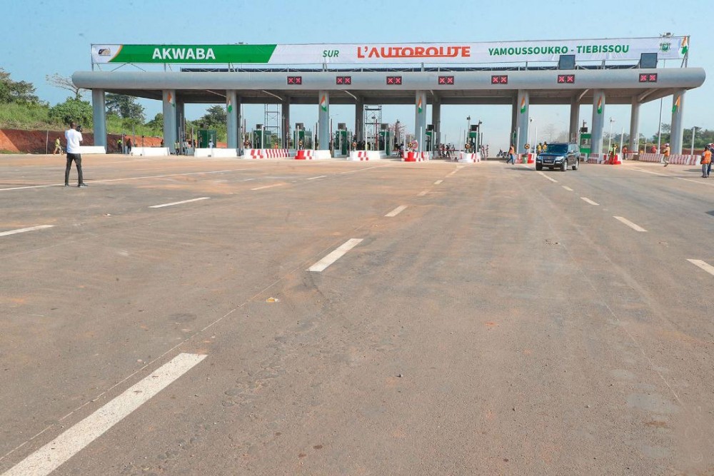 Côte Divoire Infrastructures Routières Lautoroute Yamoussoukro