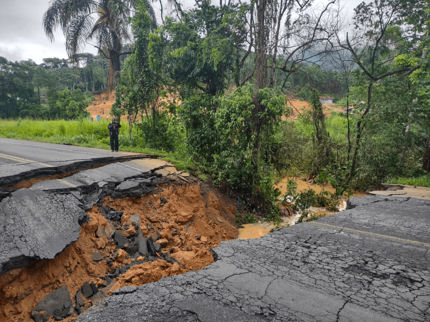 Chuva No Vale Ascurra Registra Alagamentos E Deslizamentos De Terra