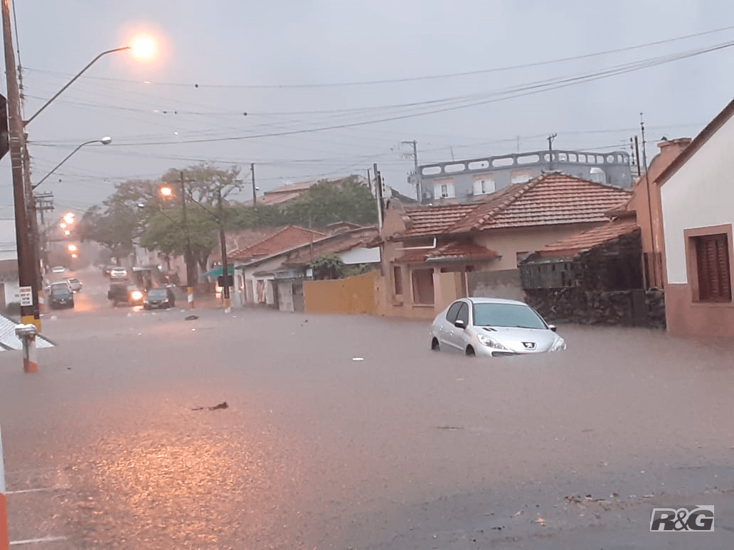 Temporal Em Avaré Alaga Ruas E Mostra Fragilidade No Escoamento Das