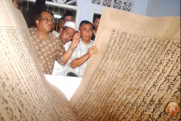 Kitab Zabur Menggunakan Bahasa Ujian