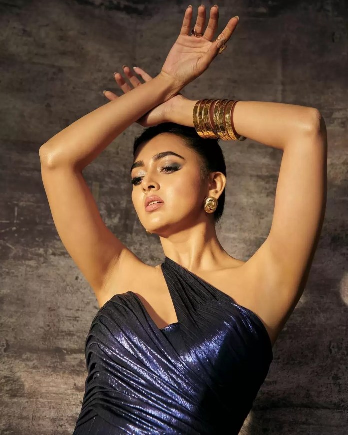 Photos Tejasswi Prakash Flaunts Her Figure Wearing A Bodycon Dress