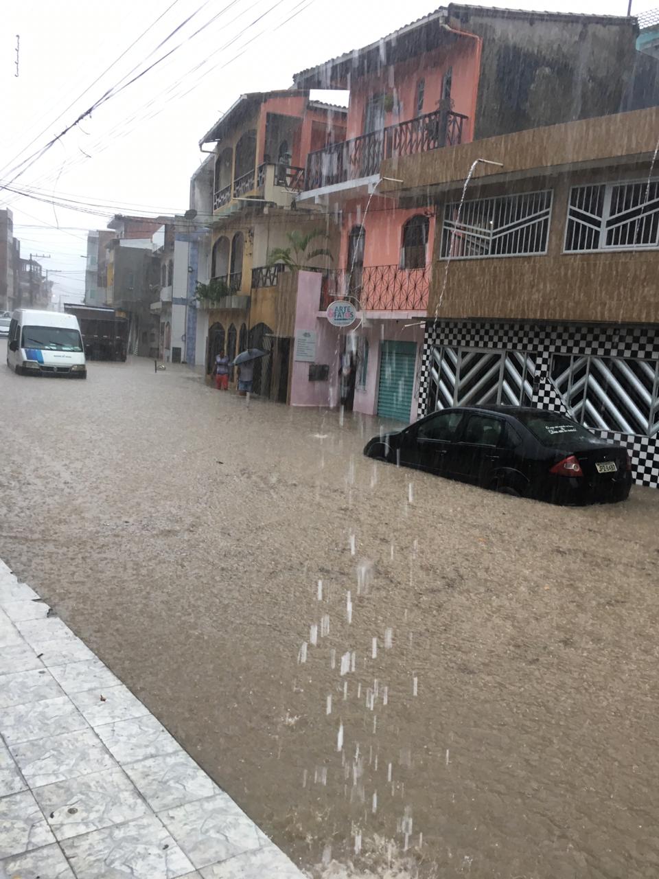 Candeias Chuva Forte Provoca Alagamentos Em Diversos Pontos Veja