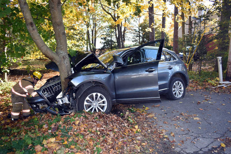 Suv Strikes Tree In Wiscasset