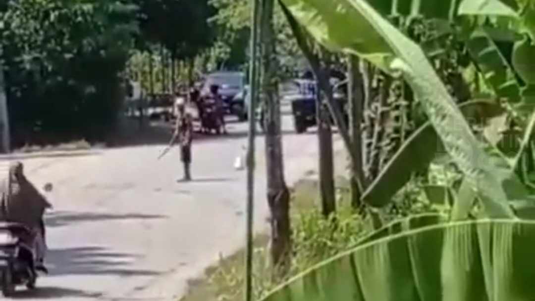 Viral Pria Ngamuk Bawa Senjata Tajam Di Jalan Tuban Begini Kata Polisi