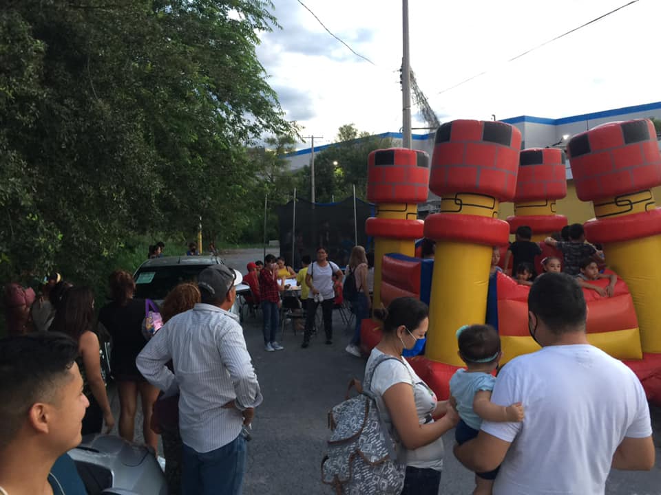 Nadie Fue La Fiesta De Sus Hijos Lo Publicó Y Extraños Llegaron Con