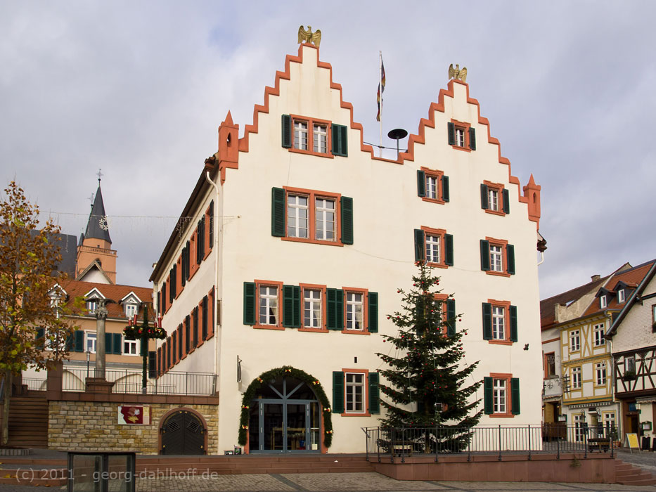 Das Oppenheimer Rathaus In Der Vorweihnachtszeit Georg Dahlhoff