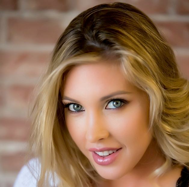 Samantha Saint Biographywiki Age Height Career Photos And More