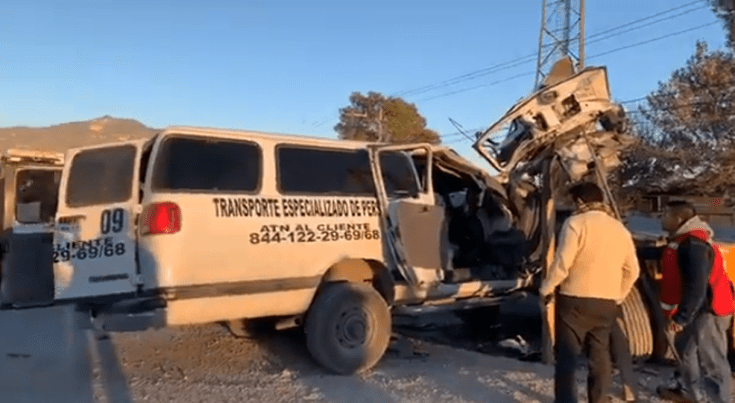 Choca Transporte De Personal Contra Tráiler Hay Doce Heridos El