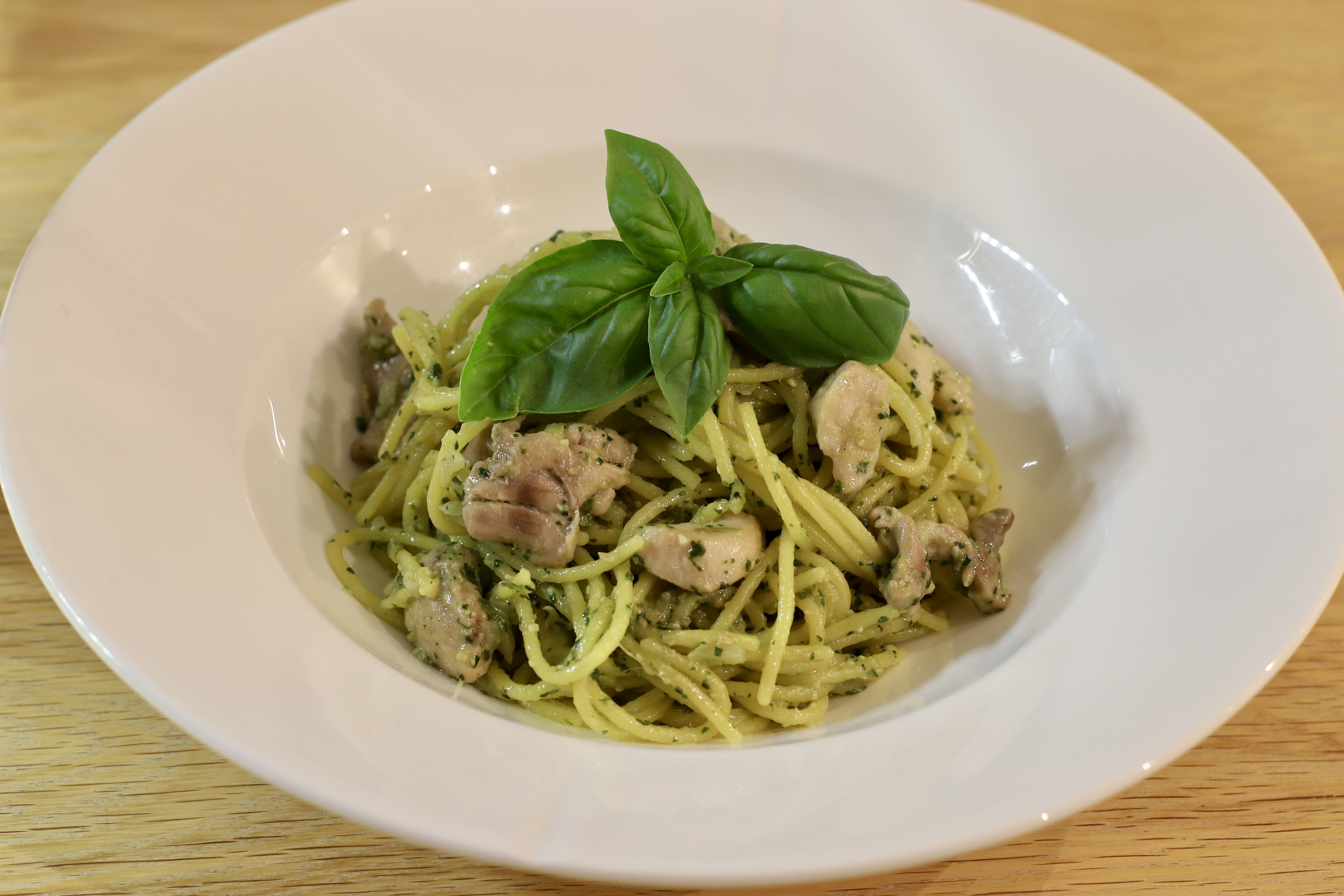 Pasta Med Pesto Og Kylling Den Gode Matreisen