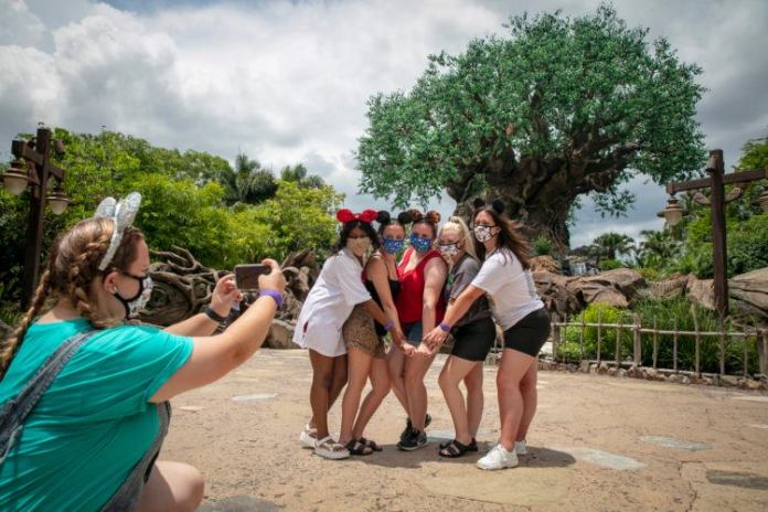 Disney World To Relax Face Mask Policy For Outdoor Photos