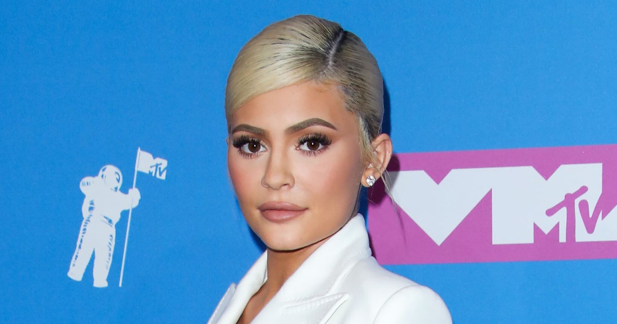 Kylie Jenner Responds To Gofundme Backlash Over Makeup Artist