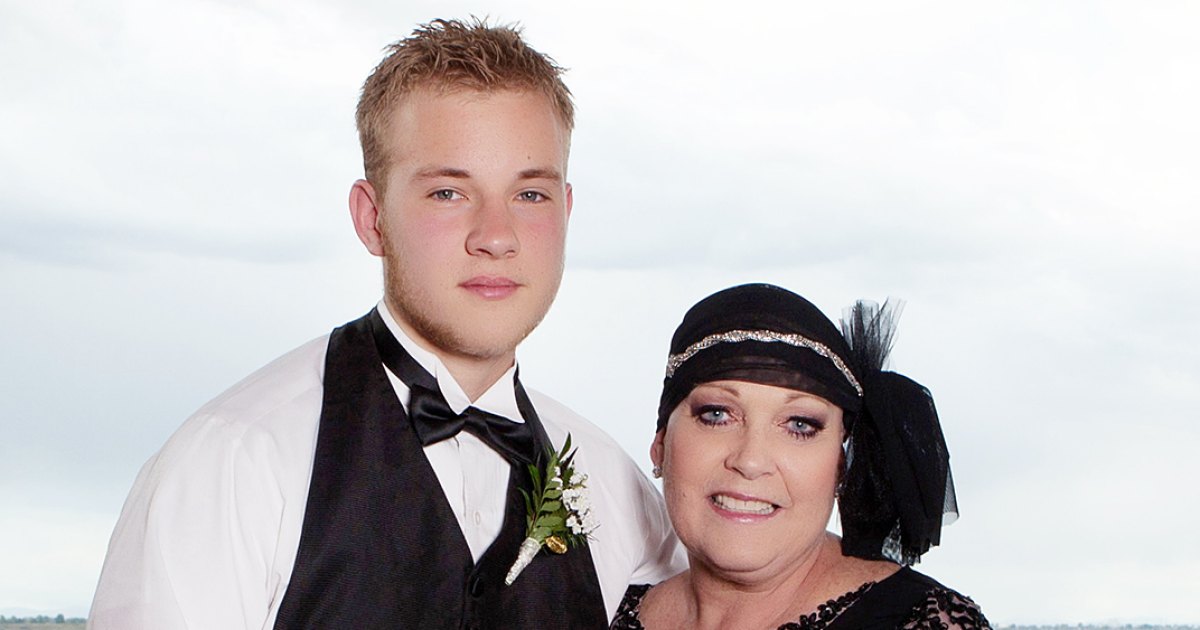 Teen Takes His Terminally Ill Mom To Prom