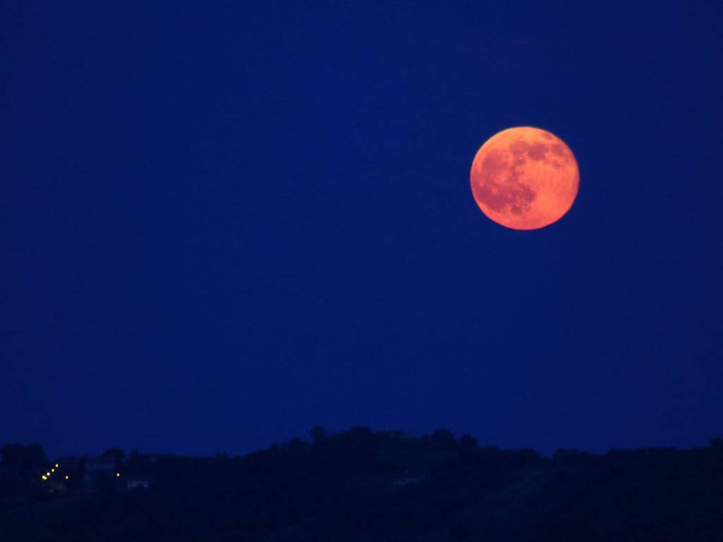 ¿qué Tanto Conoces Sobre El Solsticio De Verano Y La Luna De Fresa