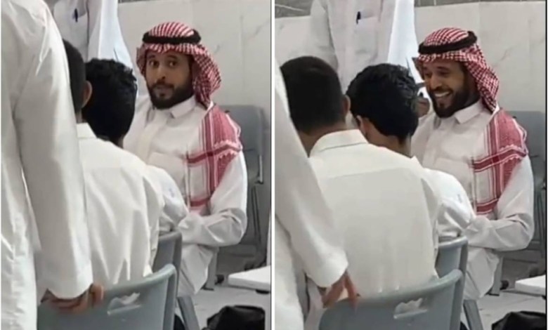 المعلم يخرج عن صمته ويكشف ملابسات مقطع مشاركة طلابه لعبة البلوت داخل