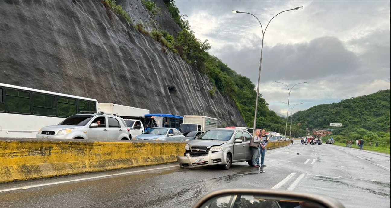 Al Menos Tres Muertos Y 14 Heridos Deja Choque Múltiple En La Autopista