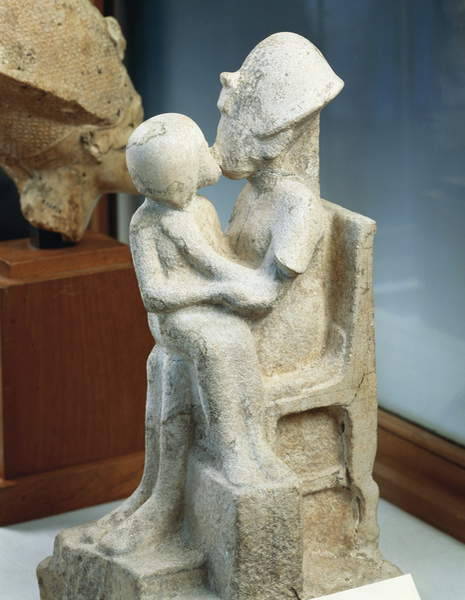 Nefertiti And Akhenaten Kissing