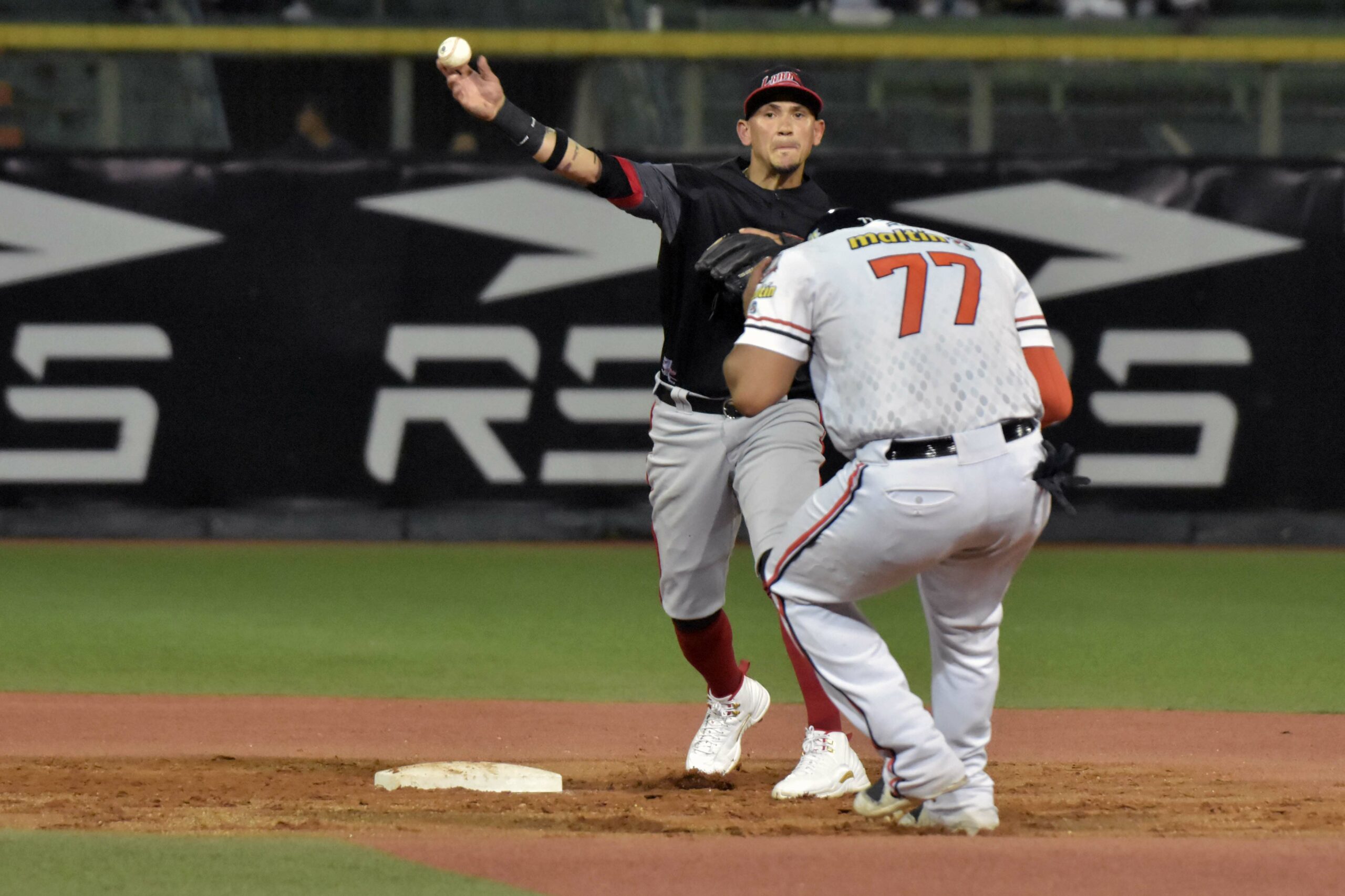 En Vivo Cardenales Vs Caribes Juego 4 Final Lvbp 2019 2020 El Fildeo