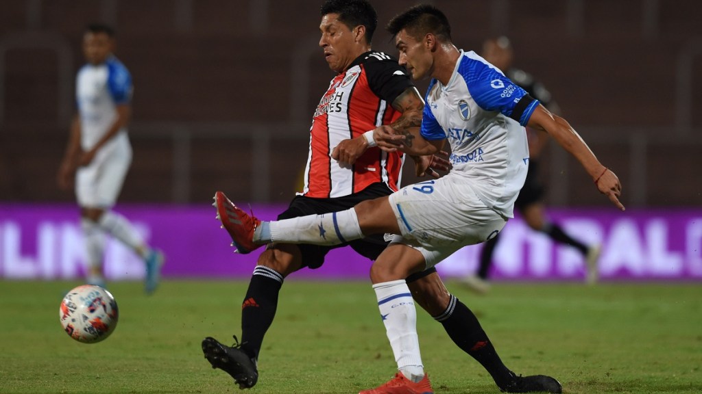 River Vs Godoy Cruz Hora Tv Y Formaciones Por La Liga Profesional