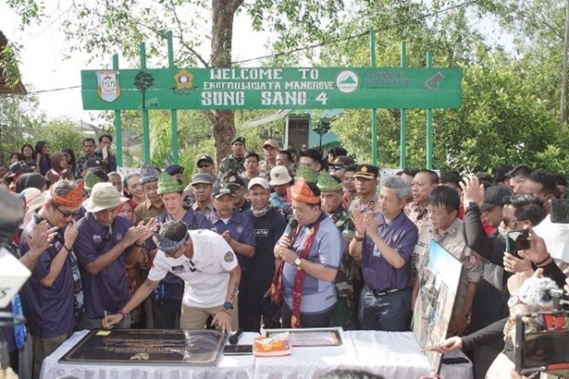 Penghargaan Atas Potensi Desa Dalam Kawasan Hutan Mangrove Di Sumatra