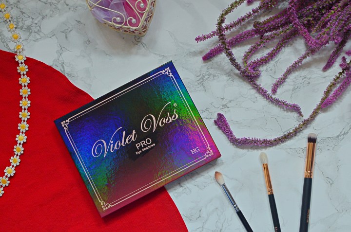 Review Violet Voss Holy Grail Pro Eyeshadow Palette Katieemmabeauty