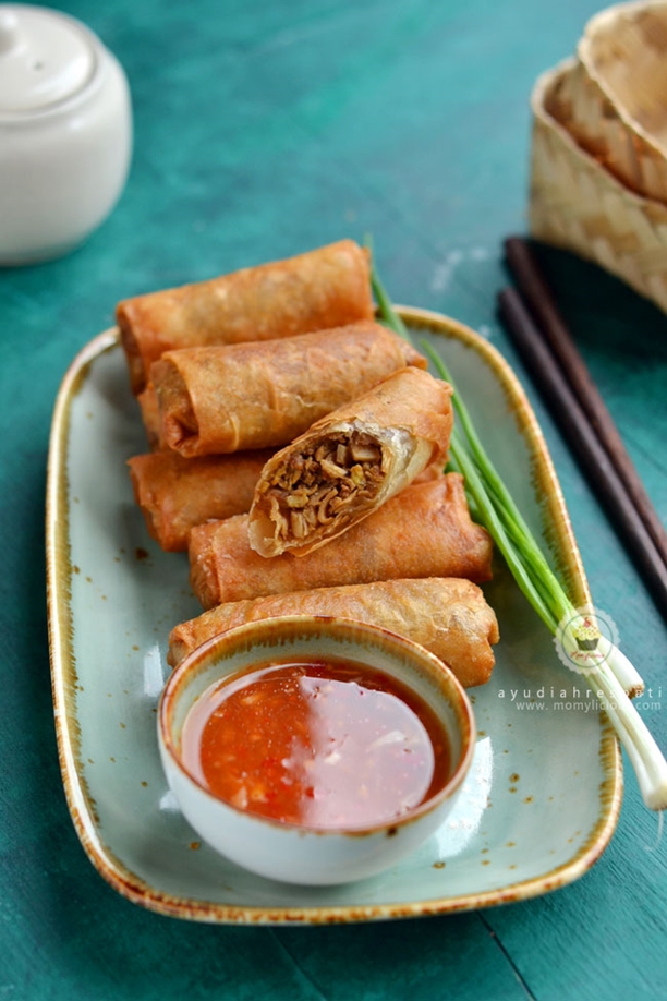 Bamboo Shots And Shrimps Lumpia Lumpia Recipe Yummy Food