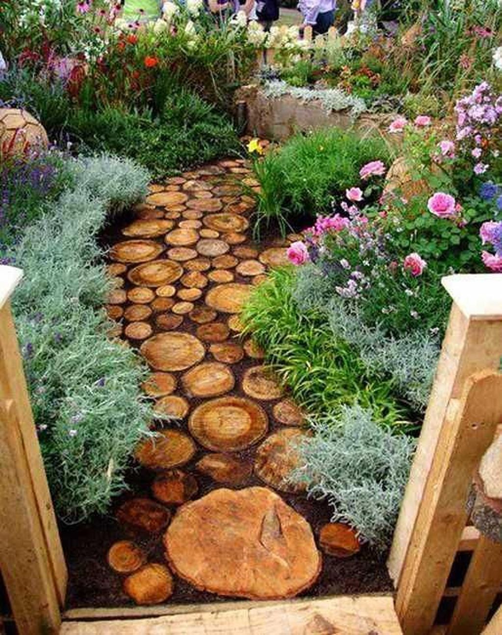 32 Beautiful Garden Design Ideas On A Budget Homyhomee