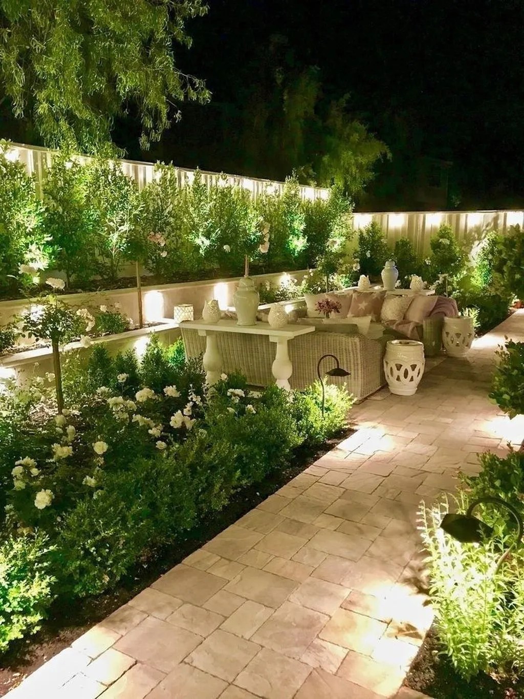 34 The Best Romantic Backyard Decorating Ideas Hmdcrtn