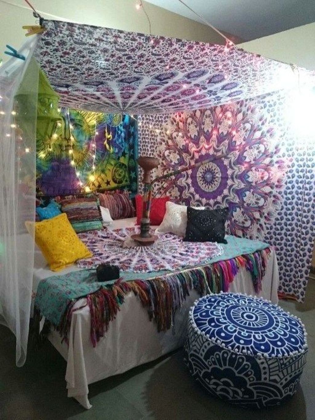 Hippie Style Home Decor Bringing The Groovy Vibes To Your Home