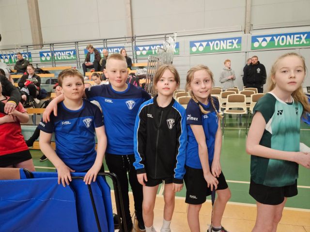 12 Keppendur Frá Tbs á Íslandsmótinu í Badminton Myndir