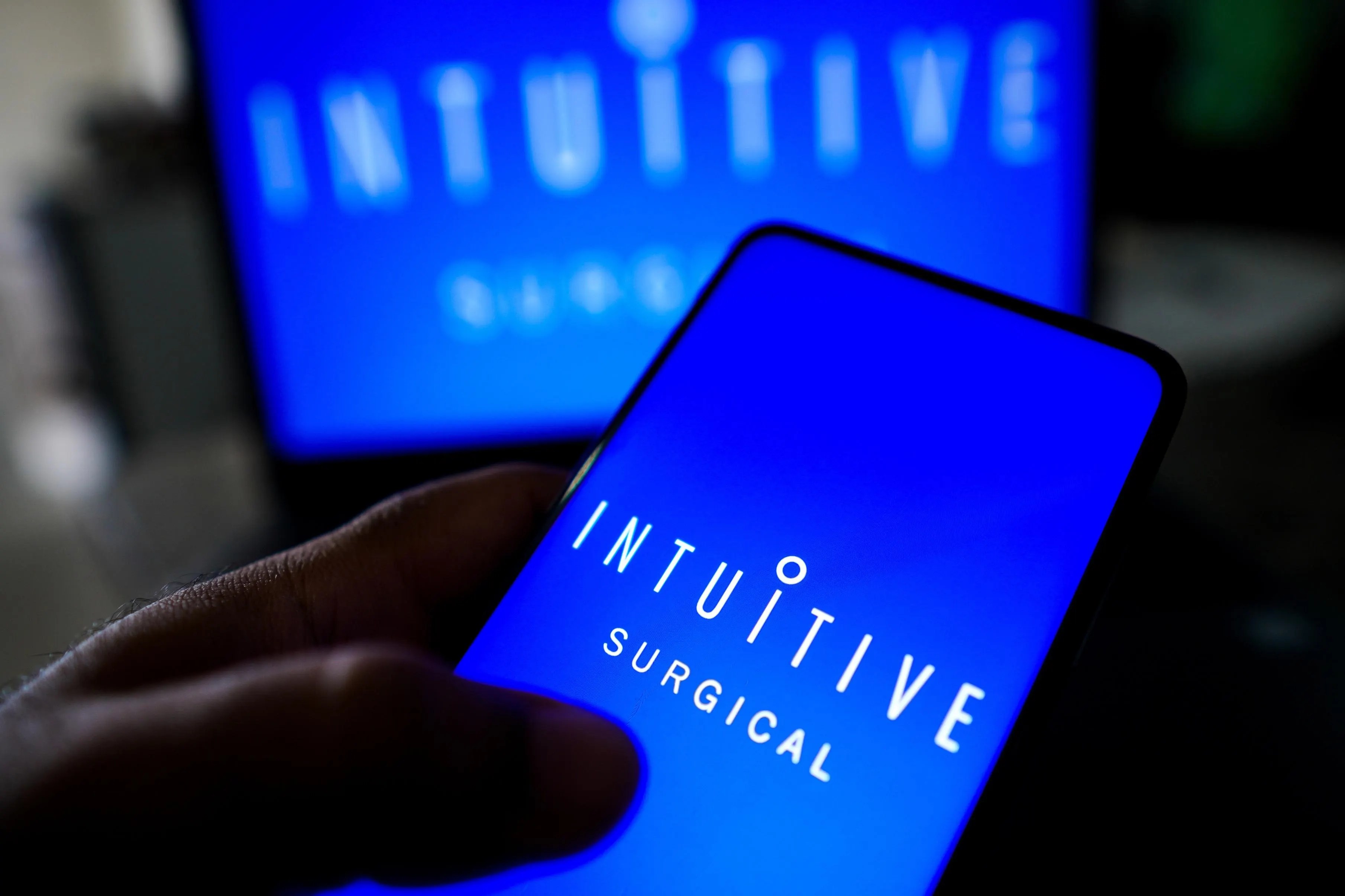 Heres Why Intuitive Surgical Stock Is Better On This Medical Device