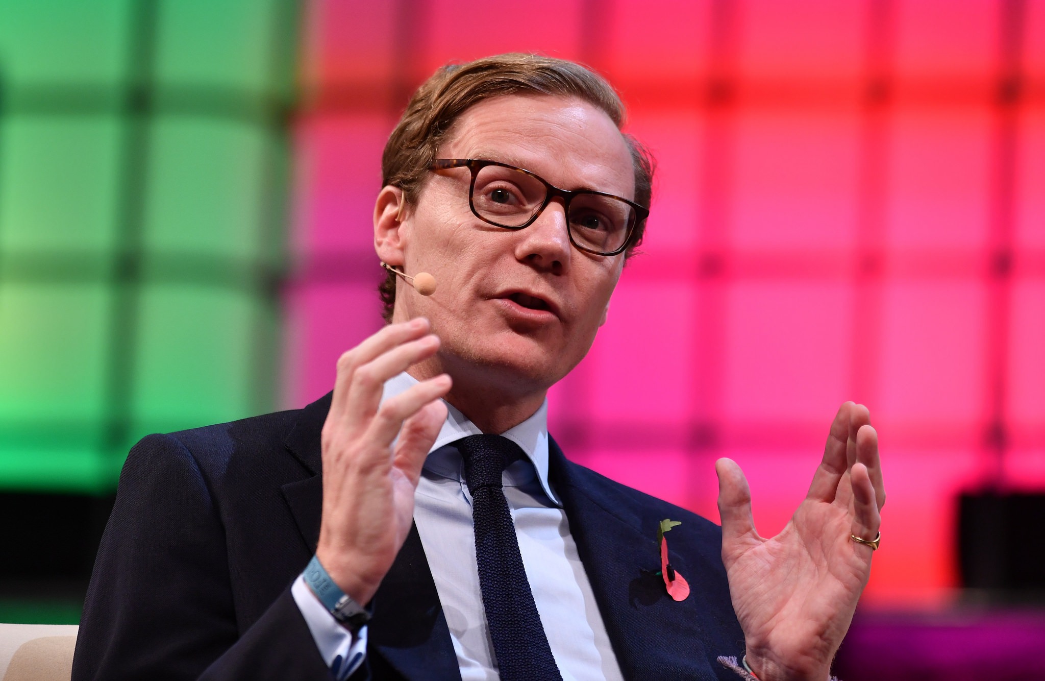 Ceo De Cambridge Analytica Suspendido Tras El Escándalo De Facebook