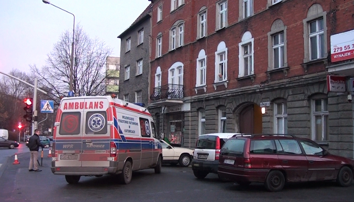 Chciała Skoczyć Z Balkonu W Ostatnim Momencie Złapali Ją Policjanci