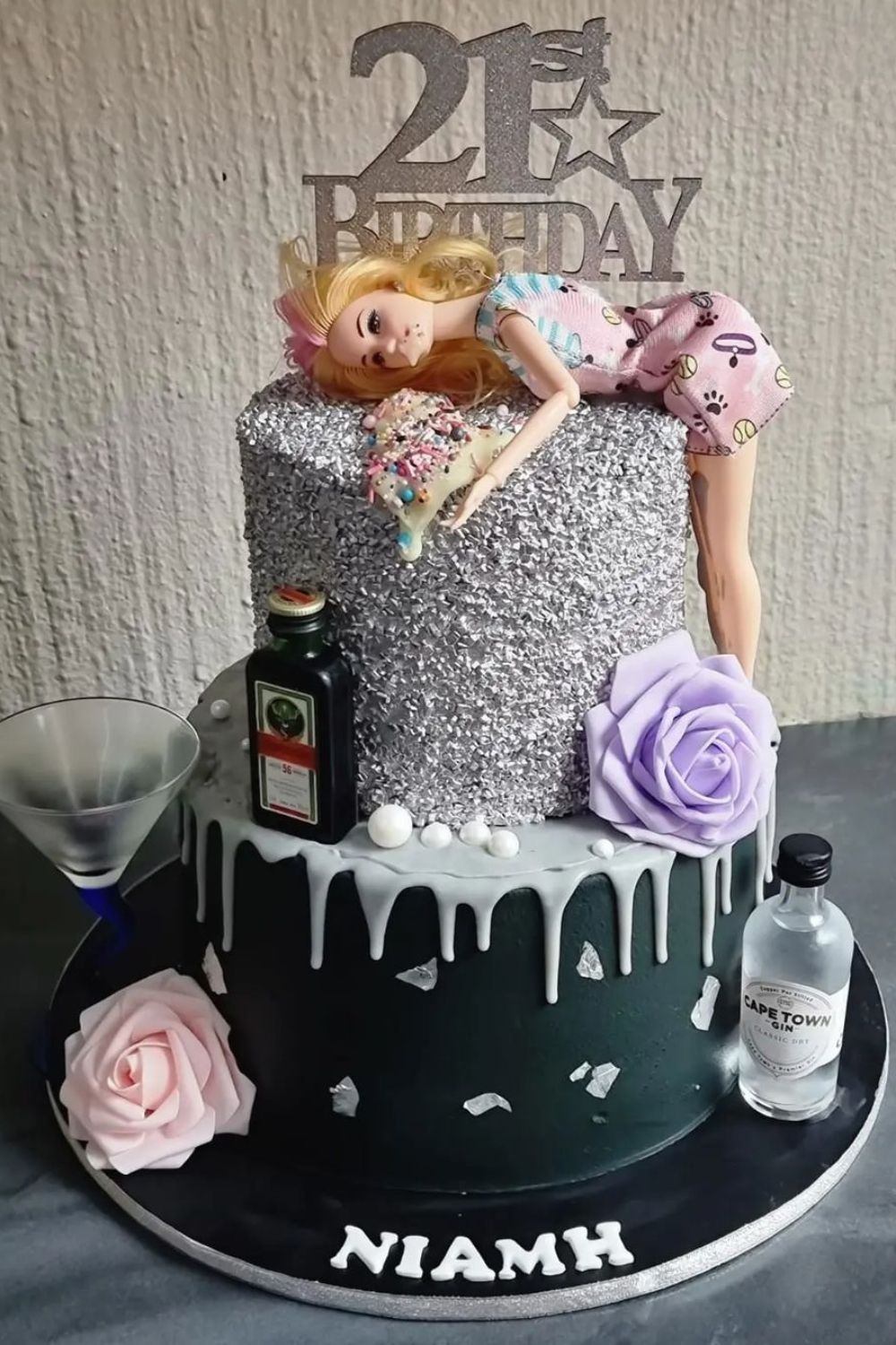 20 Drunk Barbie Cakes For Your 21st Birthday Its Claudia G