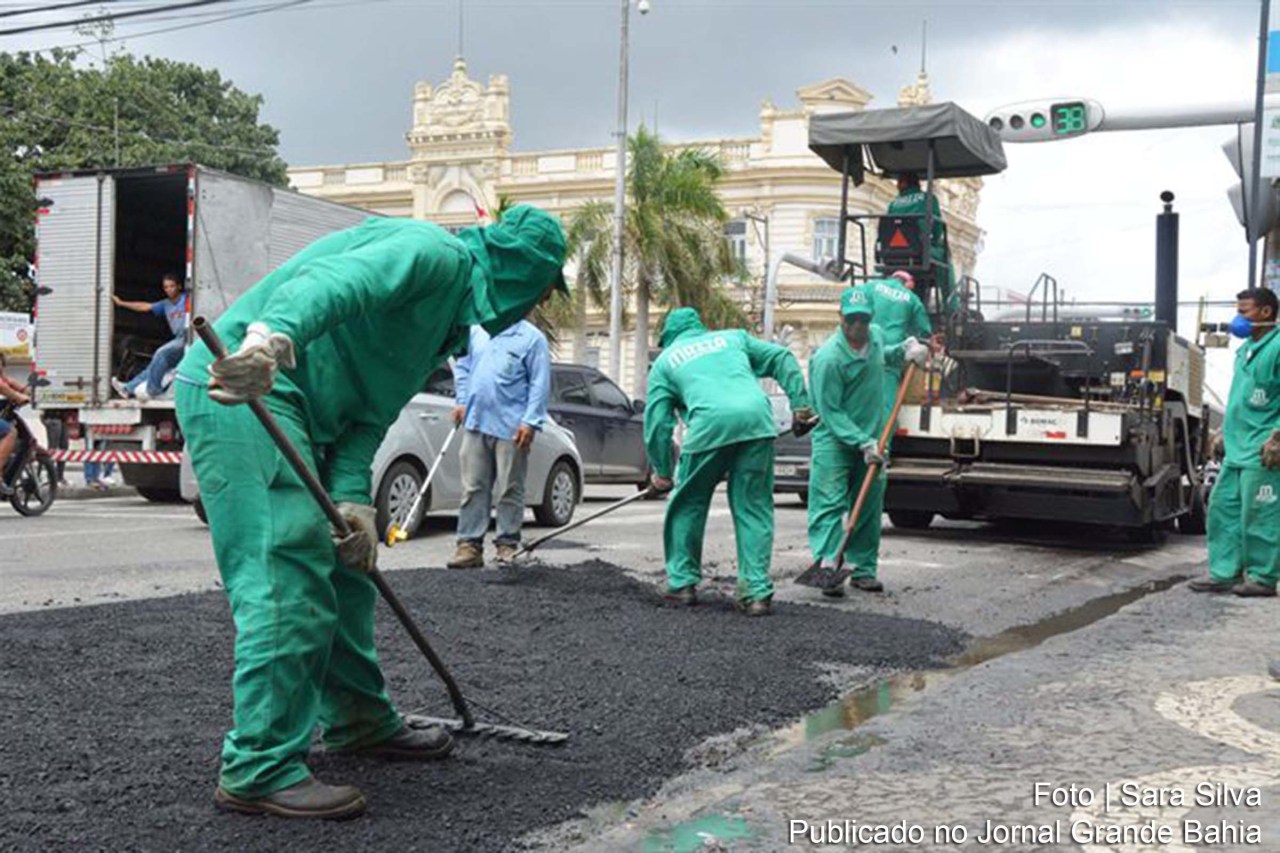 Feira De Santana Trecho Da Avenida Senhor Dos Passos Têm Reparos Na