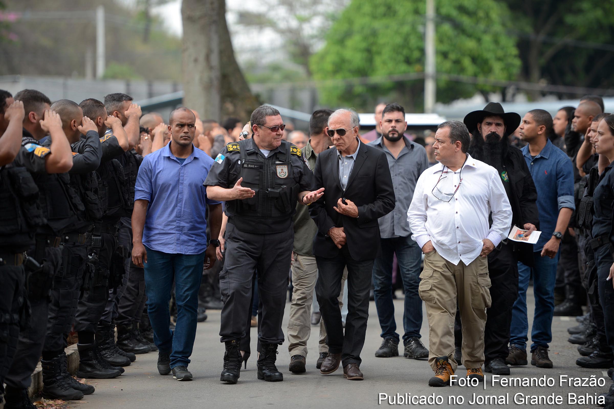 Rio De Janeiro Comandante Da Pm Pede Apoio Das Forças Armadas Na Busca